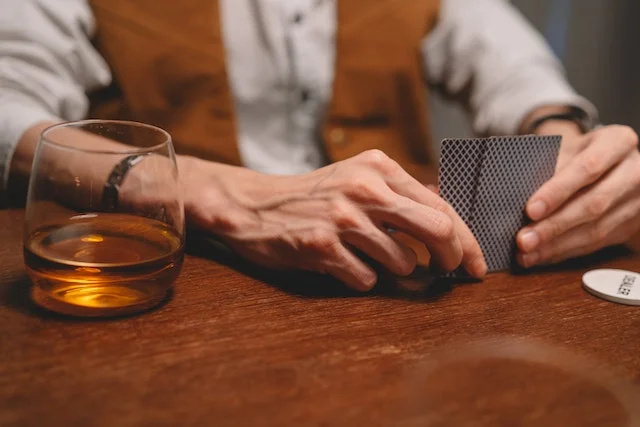 What Are The Signs and Symptoms of Gambling Addiction? - Rehab Recovery